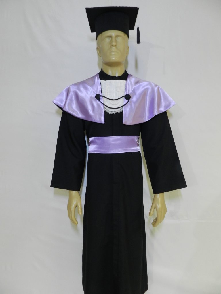 Beca de Formatura Tradicional em tecido micro-fibra preto com faixa e ...