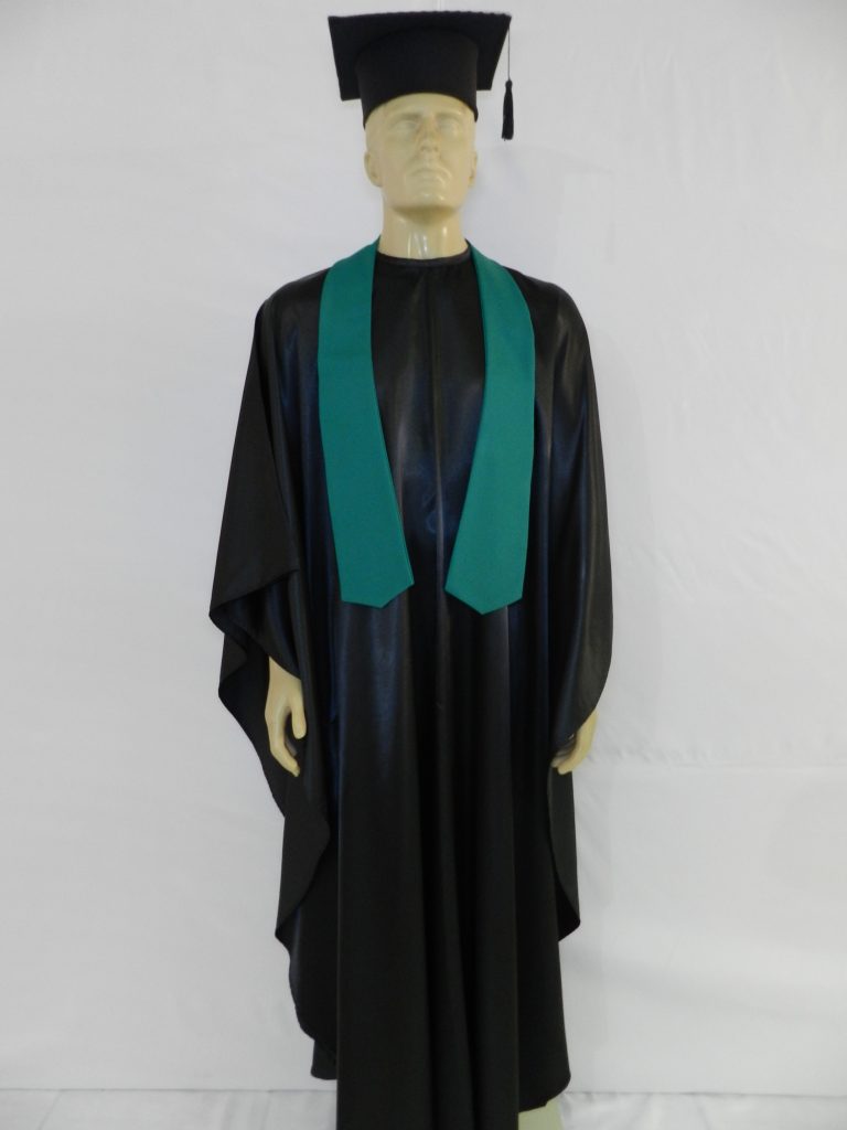 Beca de Formatura (Americana) em tecido cetim preto com faixa verde e ...